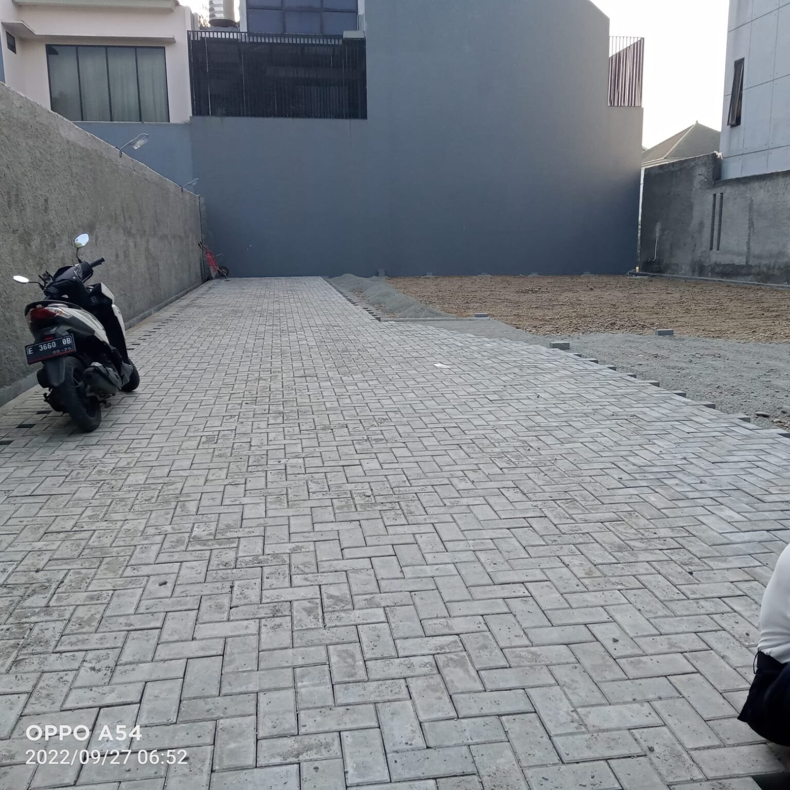 Pemasangan Paving Block Untuk Carport Di Karawang - Sentracon